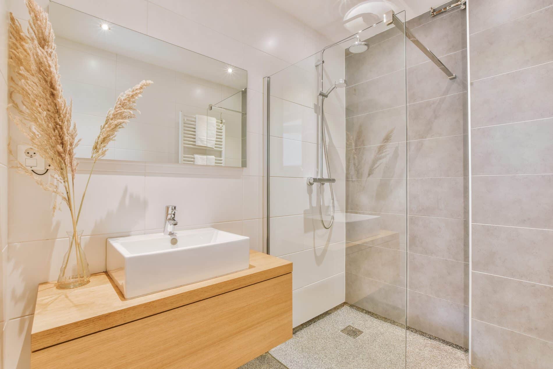 High-Quality Types of Shower Doors That Are Worth Every Penny